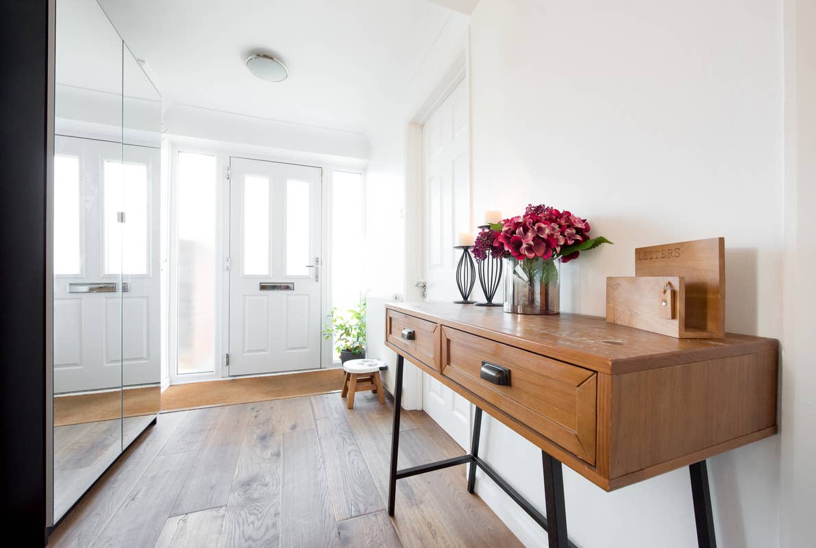 DIYer Turns Entryway Into Cozy Masterpiece and We Love It - Parade Home ...