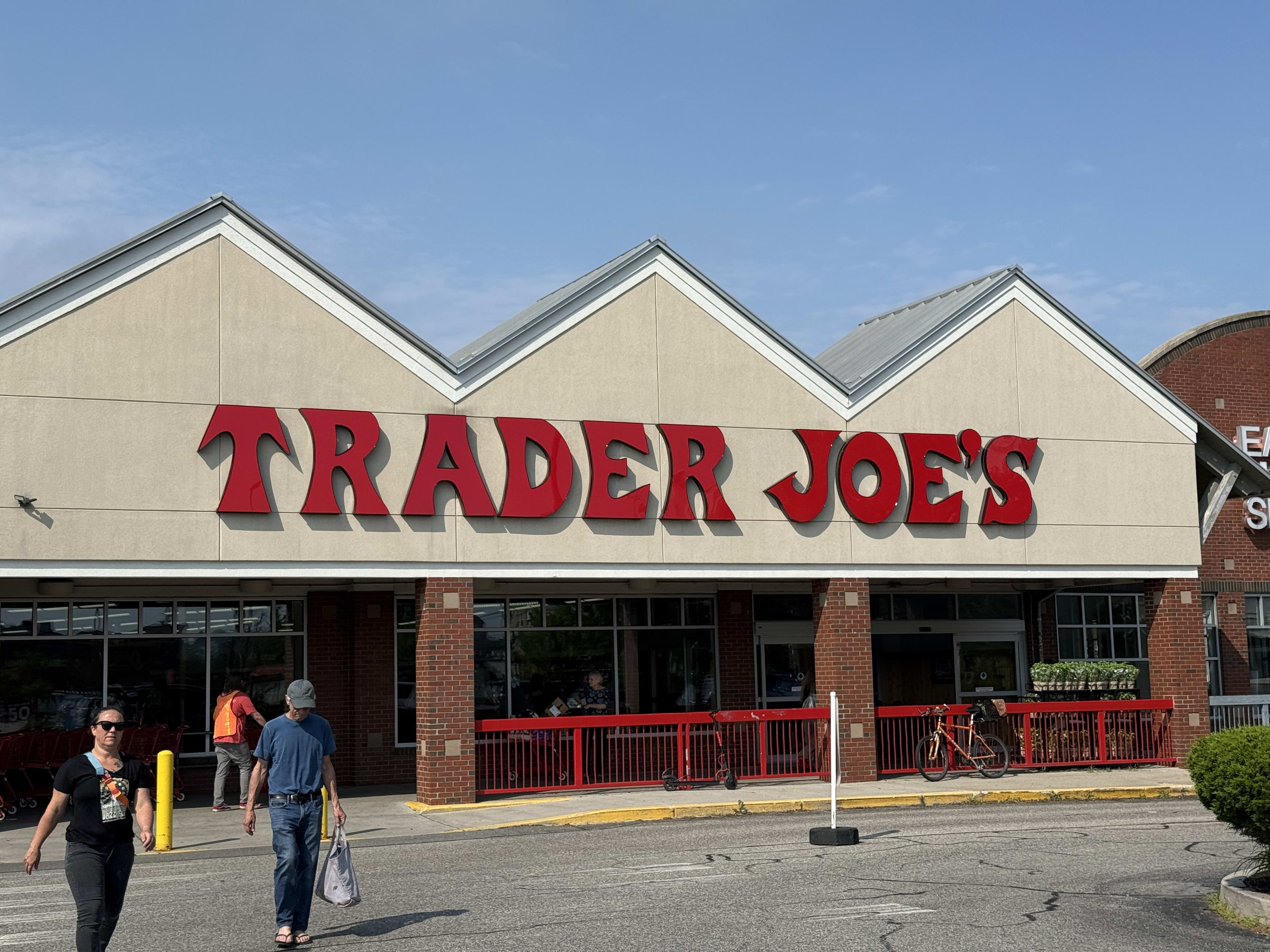 Trader Joe's Is Selling Gorgeous 'Jumbo' Plants for Just $12.99 ...