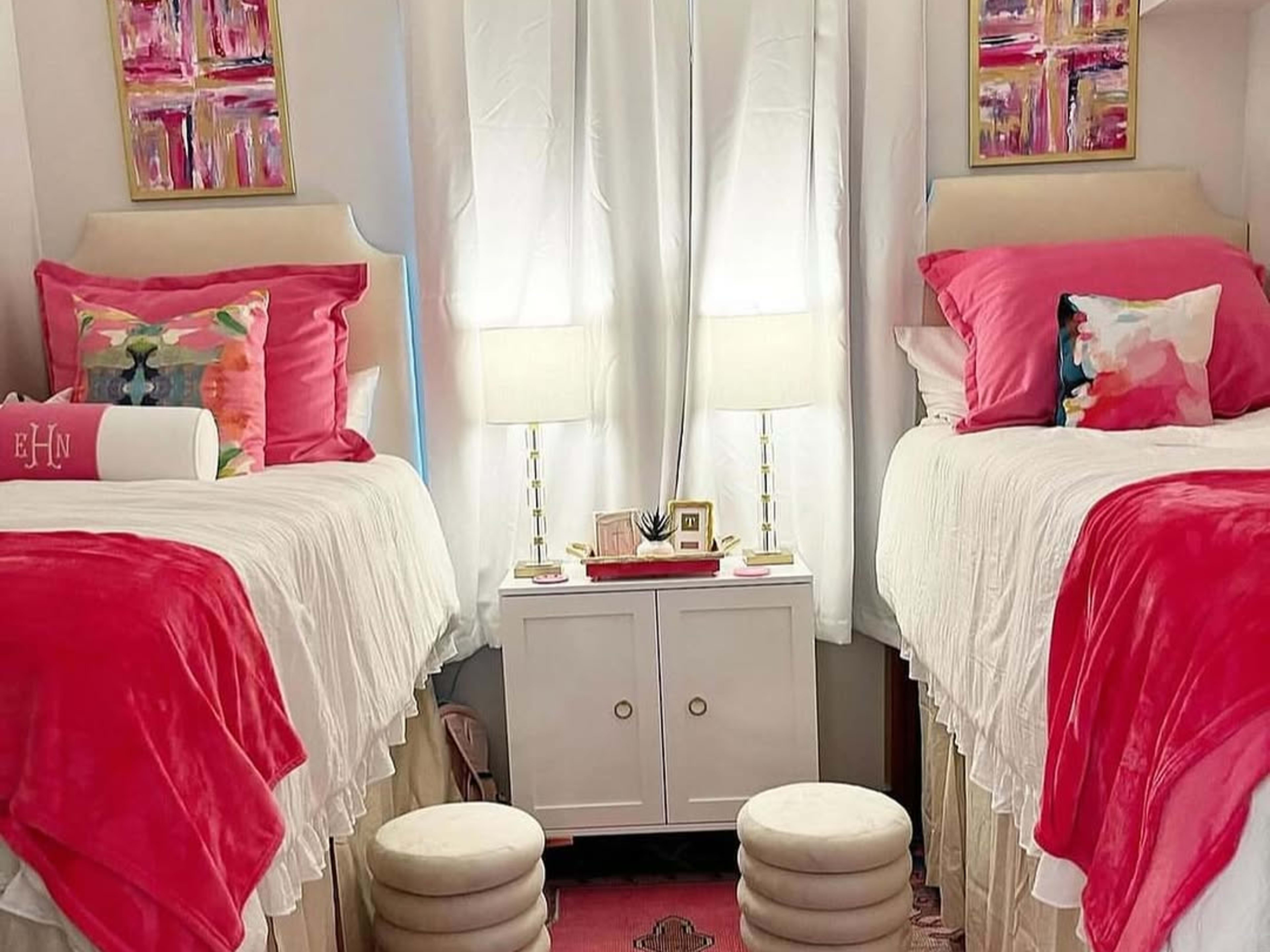 19 Dorm Room Ideas to Make It Feel Like Home - Parade Home & Garden