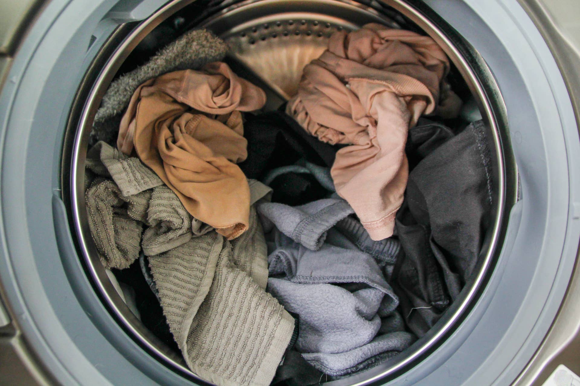 How Long Is It OK to Leave Laundry in the Washer? The Answer Might ...