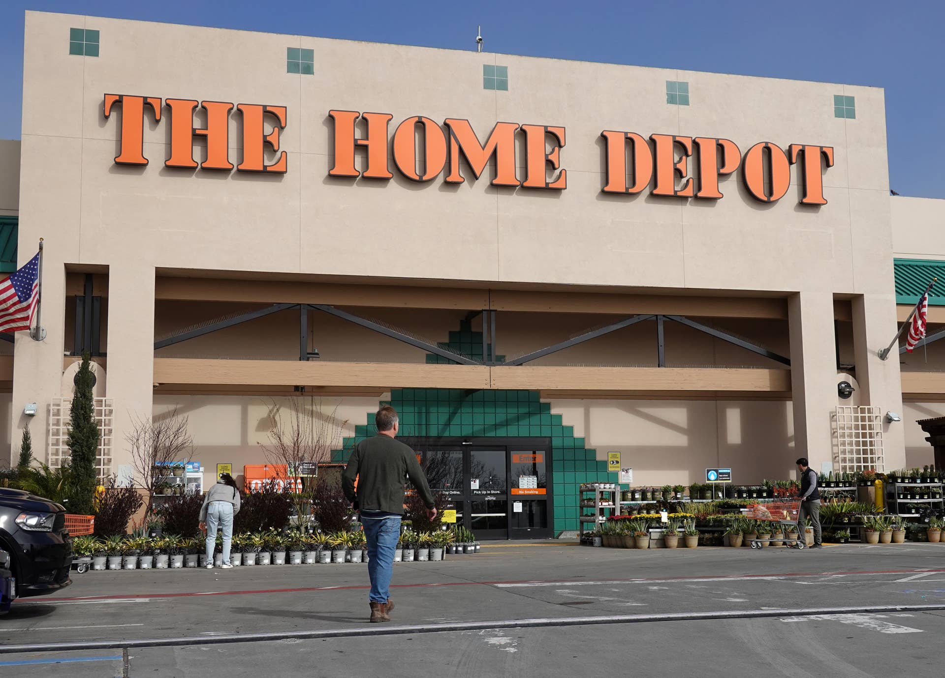 Home Depot's Dollar Section Is Giving Dollar Tree a Run for Its Money ...