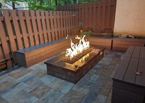 35 Fire Pit Ideas to Update Your Outdoor Space