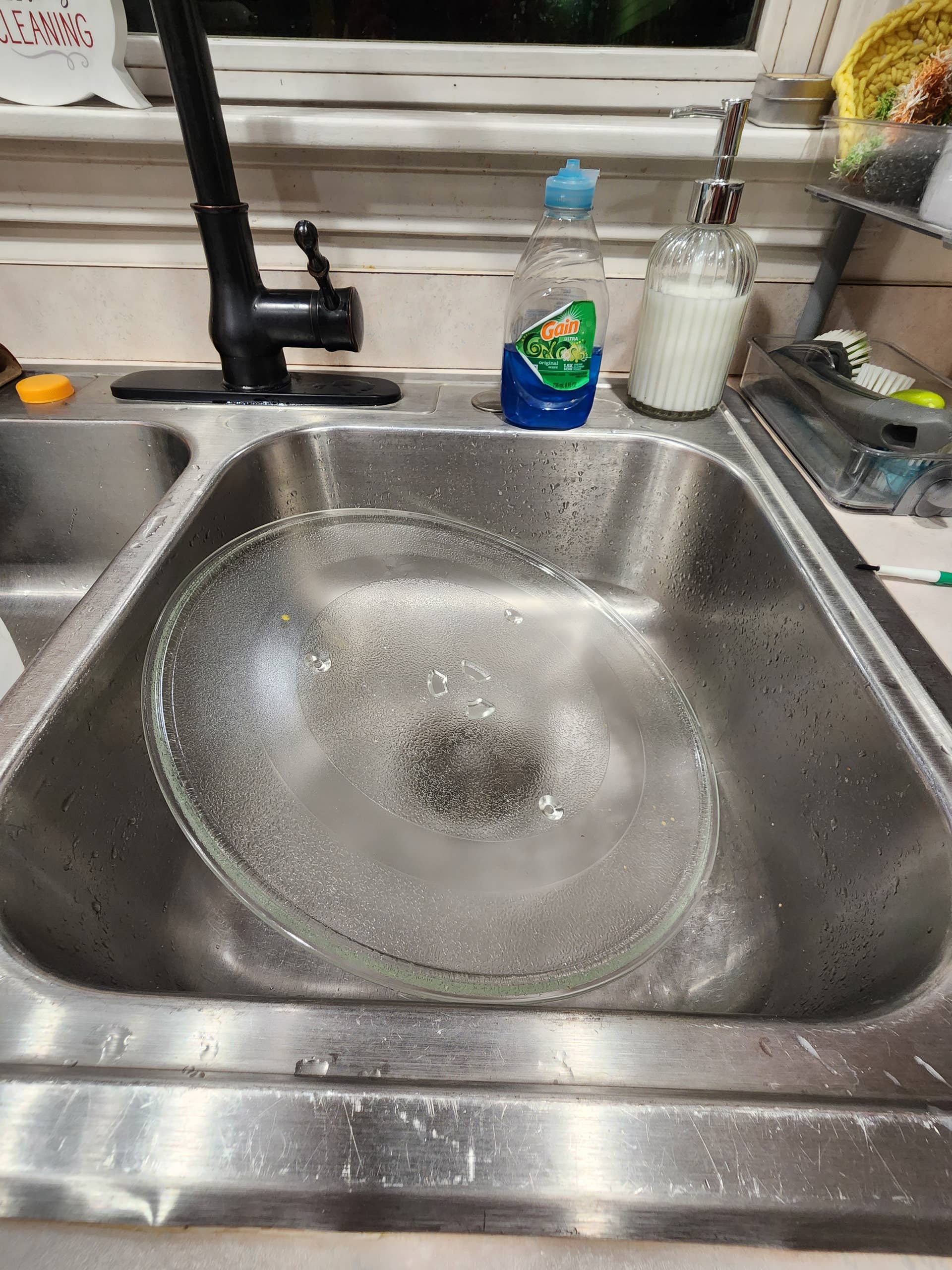 How To Clean a Microwave: Easy Step-By-Step Guide - Parade Home & Garden