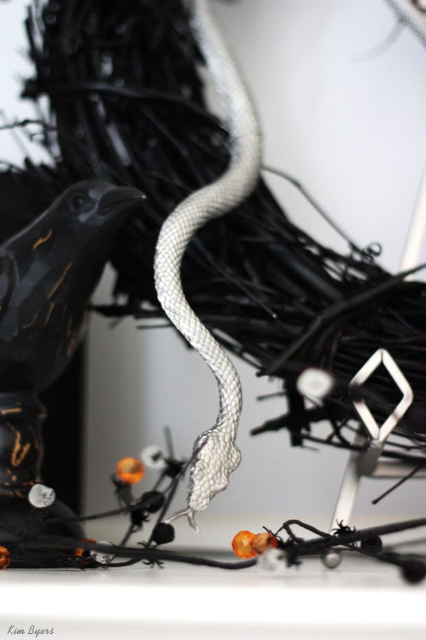 Make a Slithering Snake Wreath for Halloween - Parade Home & Garden