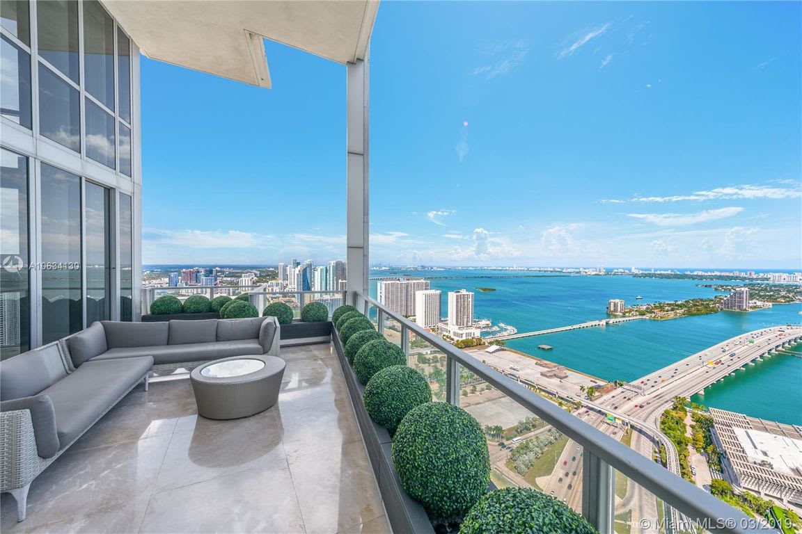 See Inside: Drake's Miami Condo on Sale for $2.99 Million - Parade Home ...