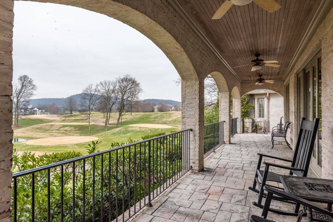 Carrie Underwood Is Selling Her Gorgeous Tennessee Home — Carrie ...