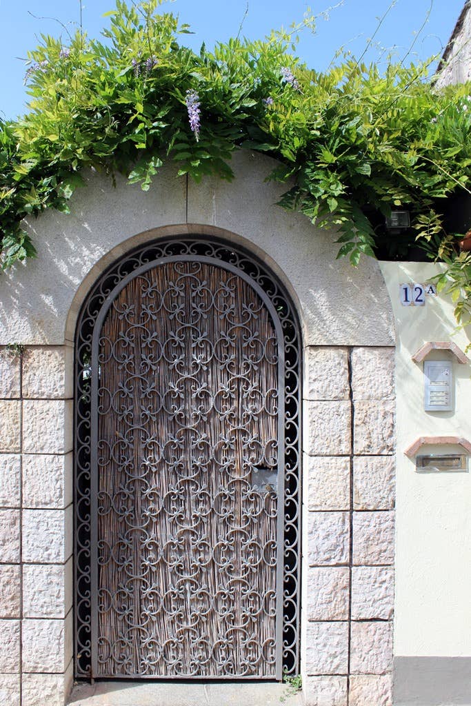 Create a “Secret” Passageway in Your Garden - Parade Home & Garden