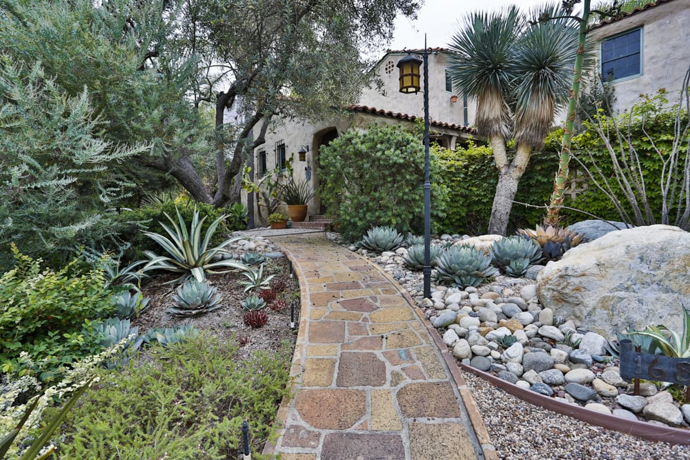 25 Low-Maintenance Front Yard Landscaping Ideas - Parade Home & Garden