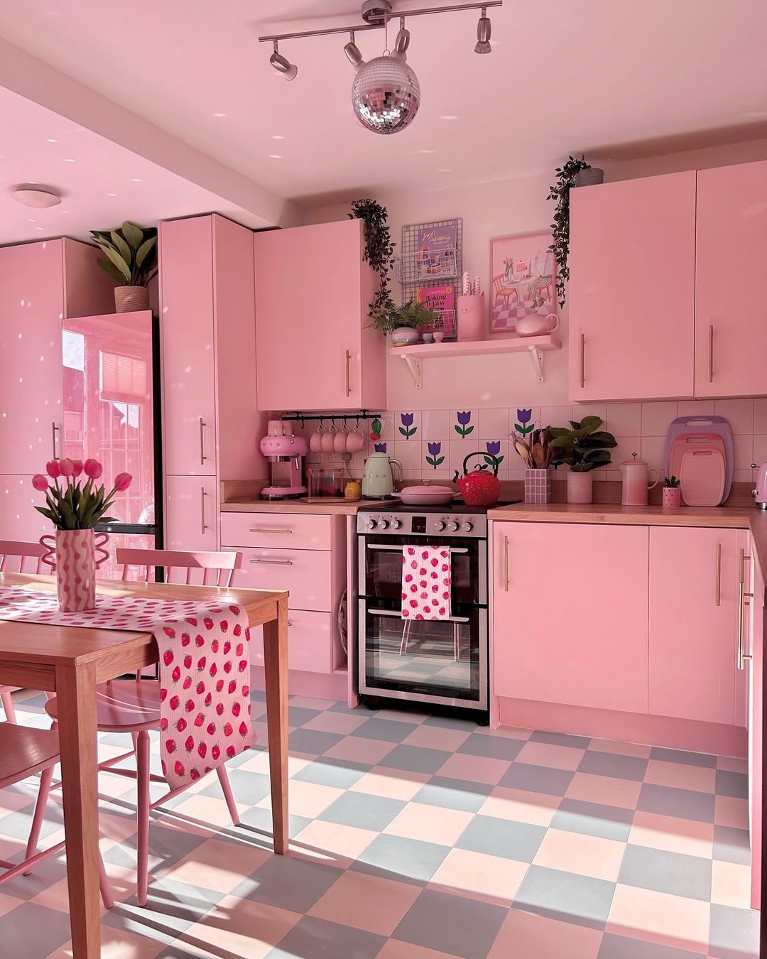 What is Dopamine Decor? Plus How to Achieve the Happy Aesthetic in Your ...