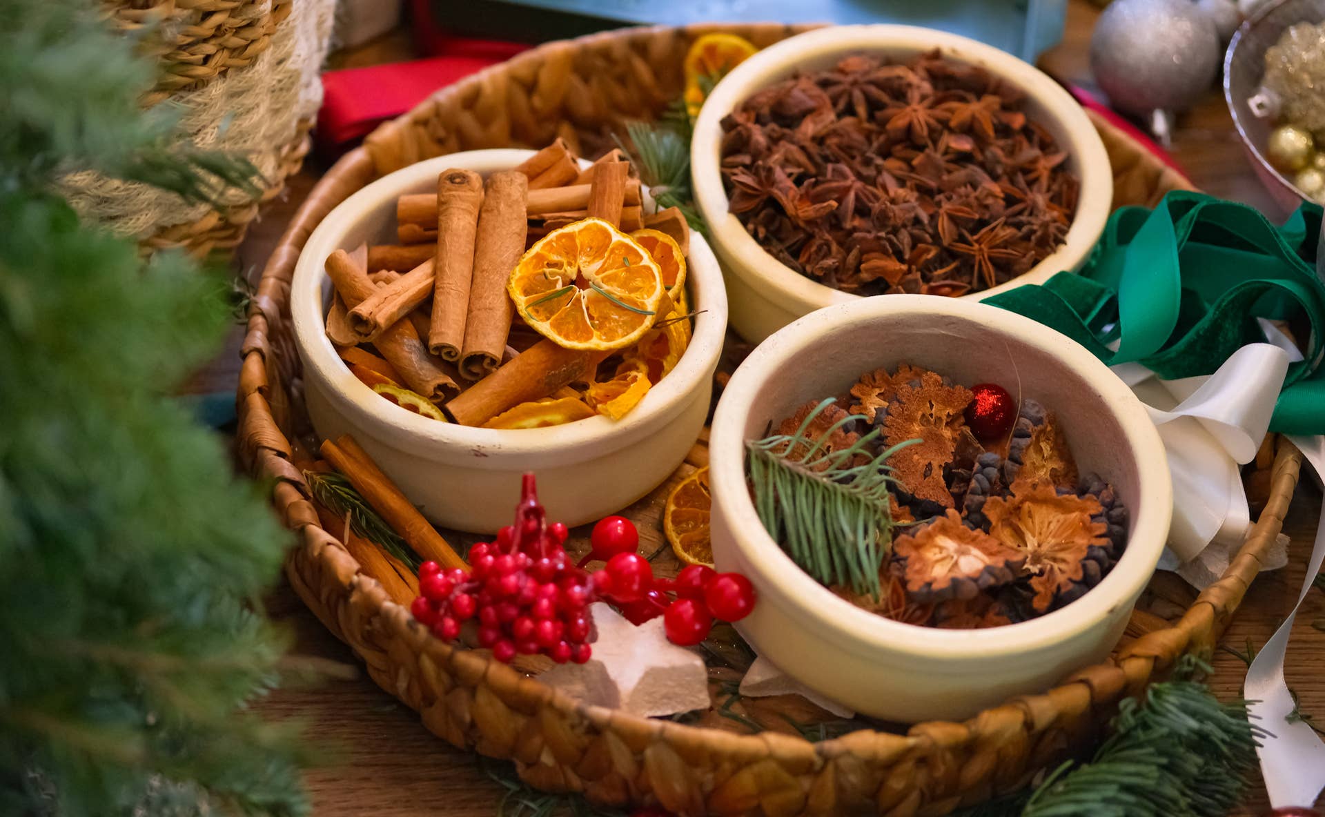 40+ Christmas Centerpiece Ideas To Brighten Your Holiday Table - Parade ...