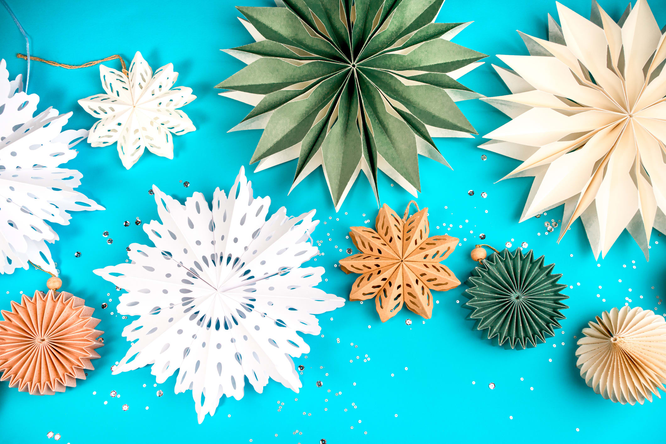 40 Christmas Centerpiece Ideas To Brighten Your Holiday Table - Parade ...