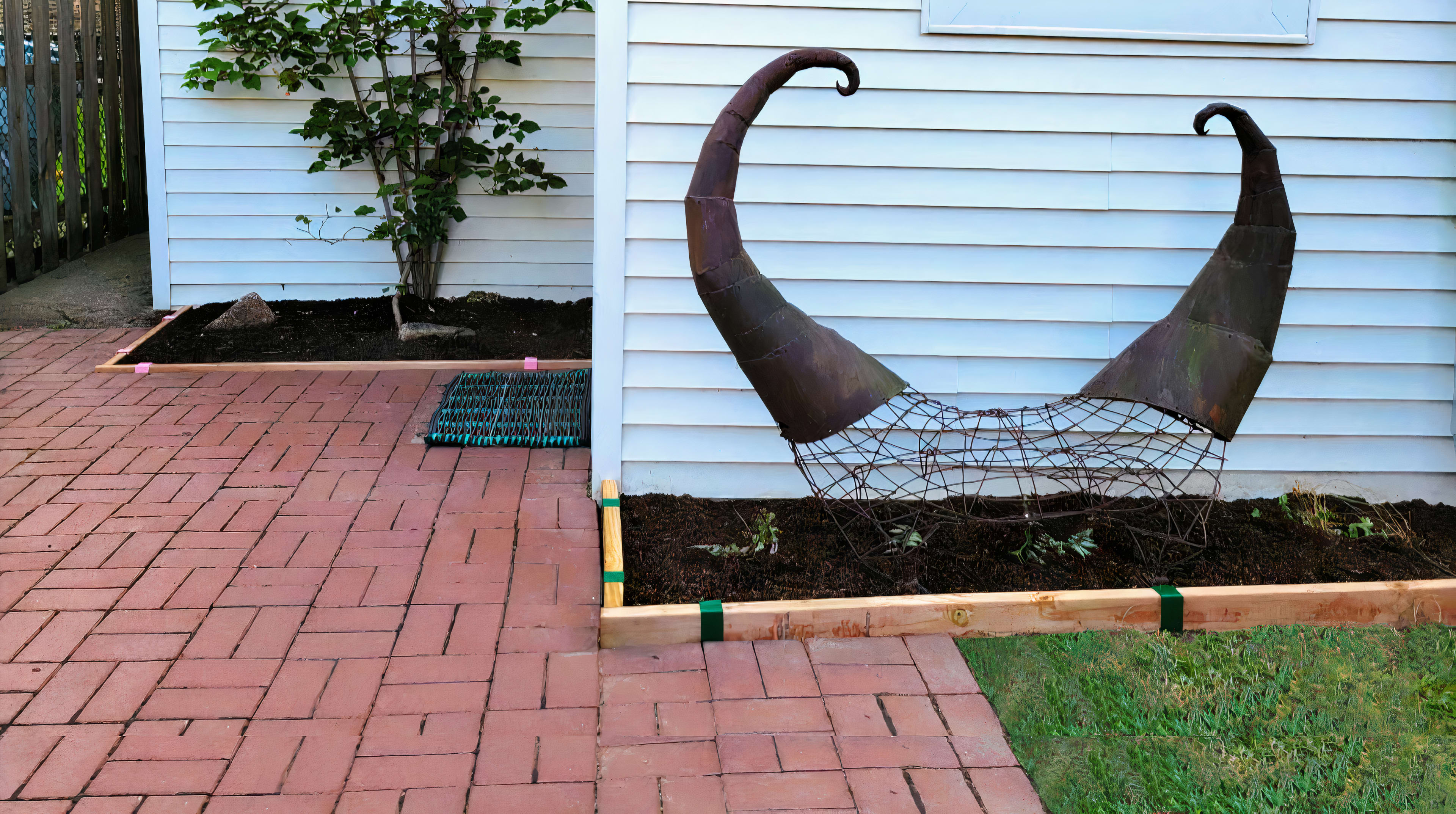 35 Landscape Edging Ideas for an Extra Classy Lawn and Garden - Parade ...