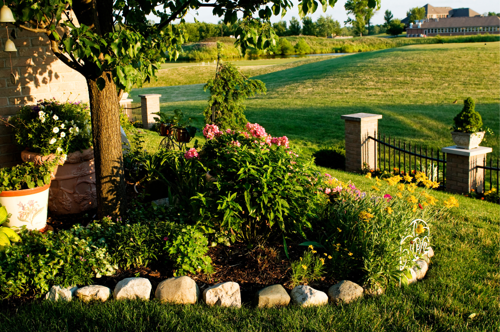 35 Landscape Edging Ideas for an Extra Classy Lawn and Garden - Parade ...