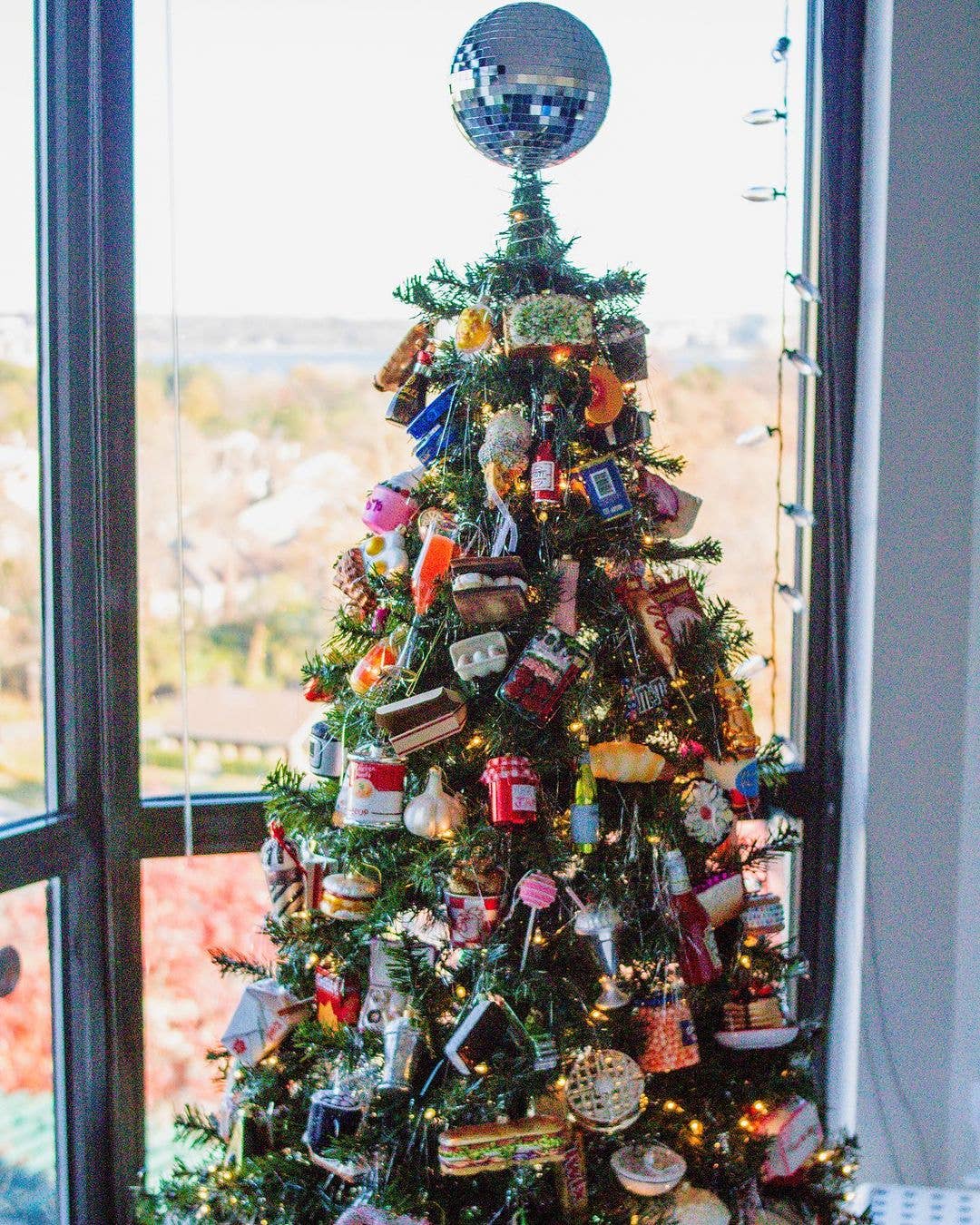 40 Christmas Tree Themes to Try Out in 2024 - Parade Home & Garden