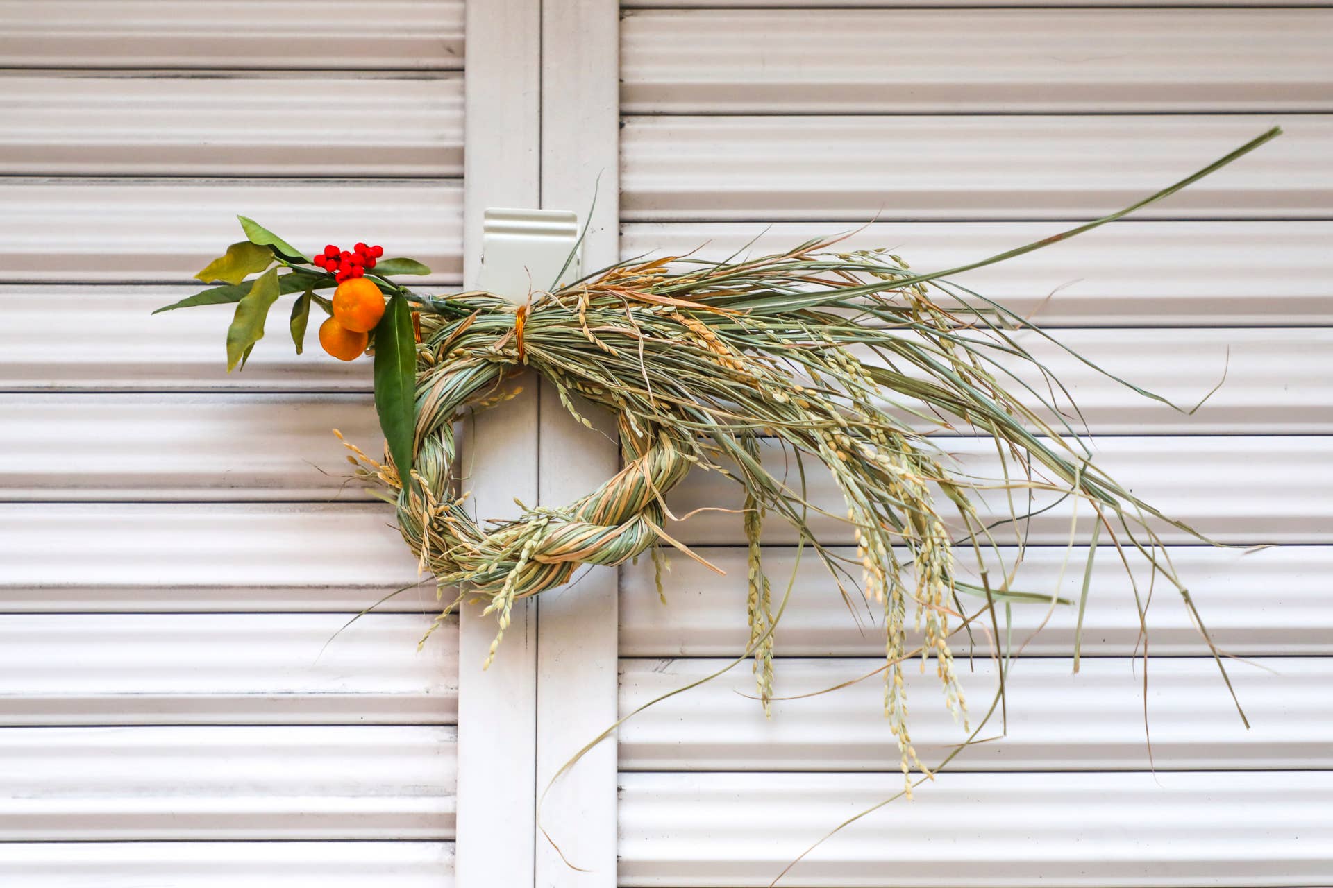 50 Creative Christmas Wreath Ideas for Your Holiday Home Décor - Parade ...