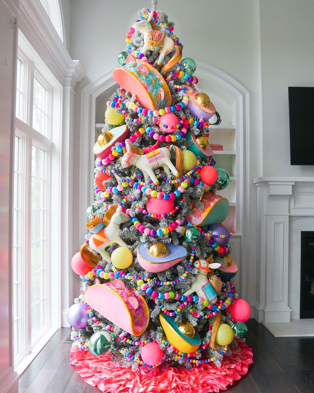 40 Christmas Tree Themes to Try Out in 2024 - Parade Home & Garden