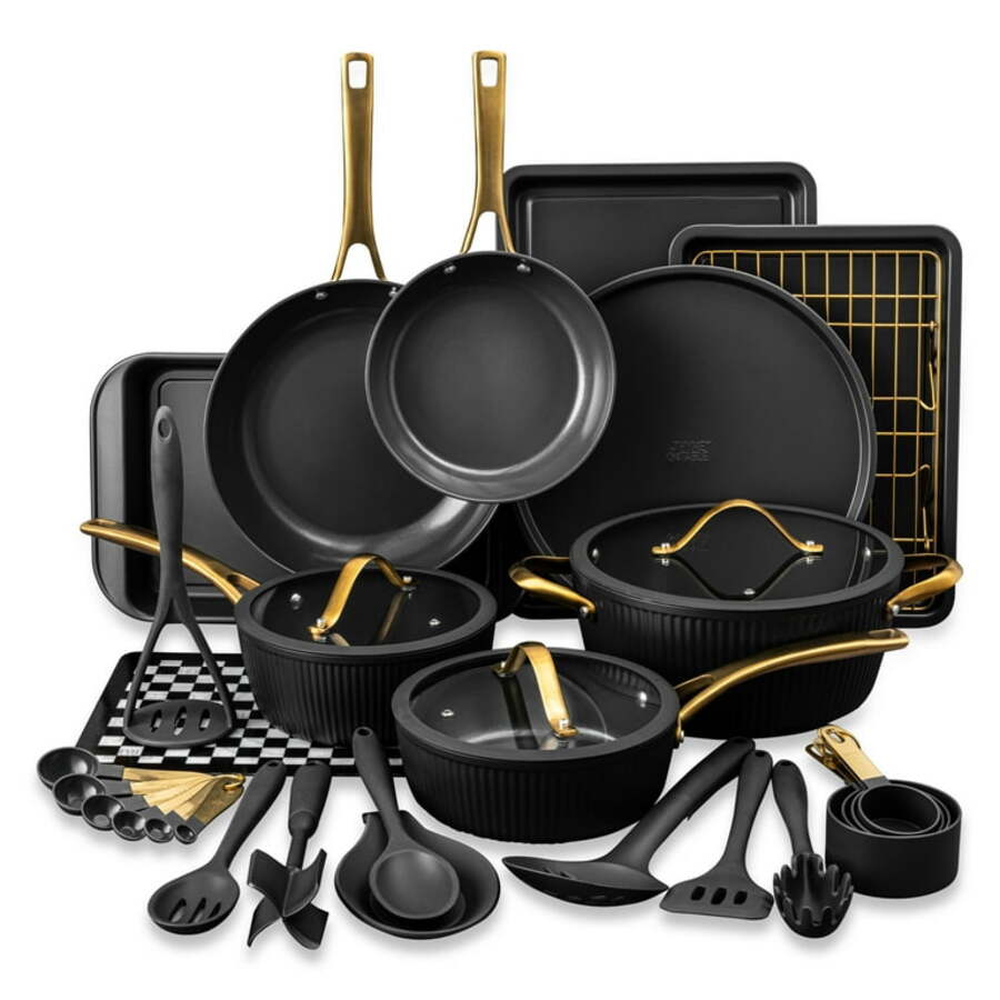Walmart Is Selling a 32 Piece Cookware Set for Just 87 on Black Friday and Buyers Say It s Almost Too Good to Be True