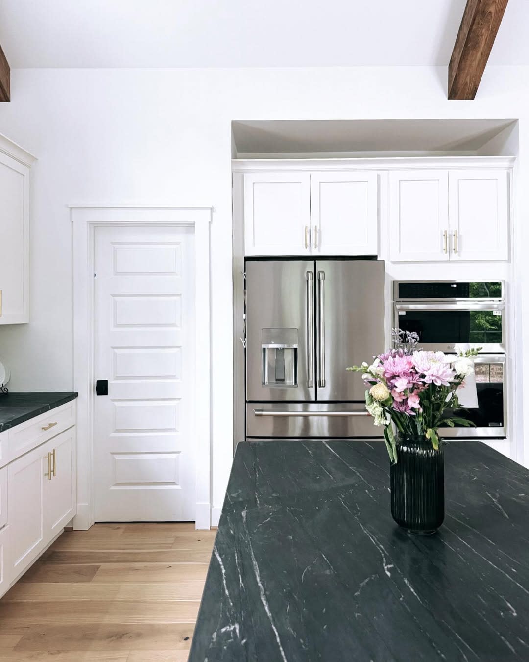 15 Soapstone Countertops Ideas That’ll Transform Your Kitchen - Parade ...