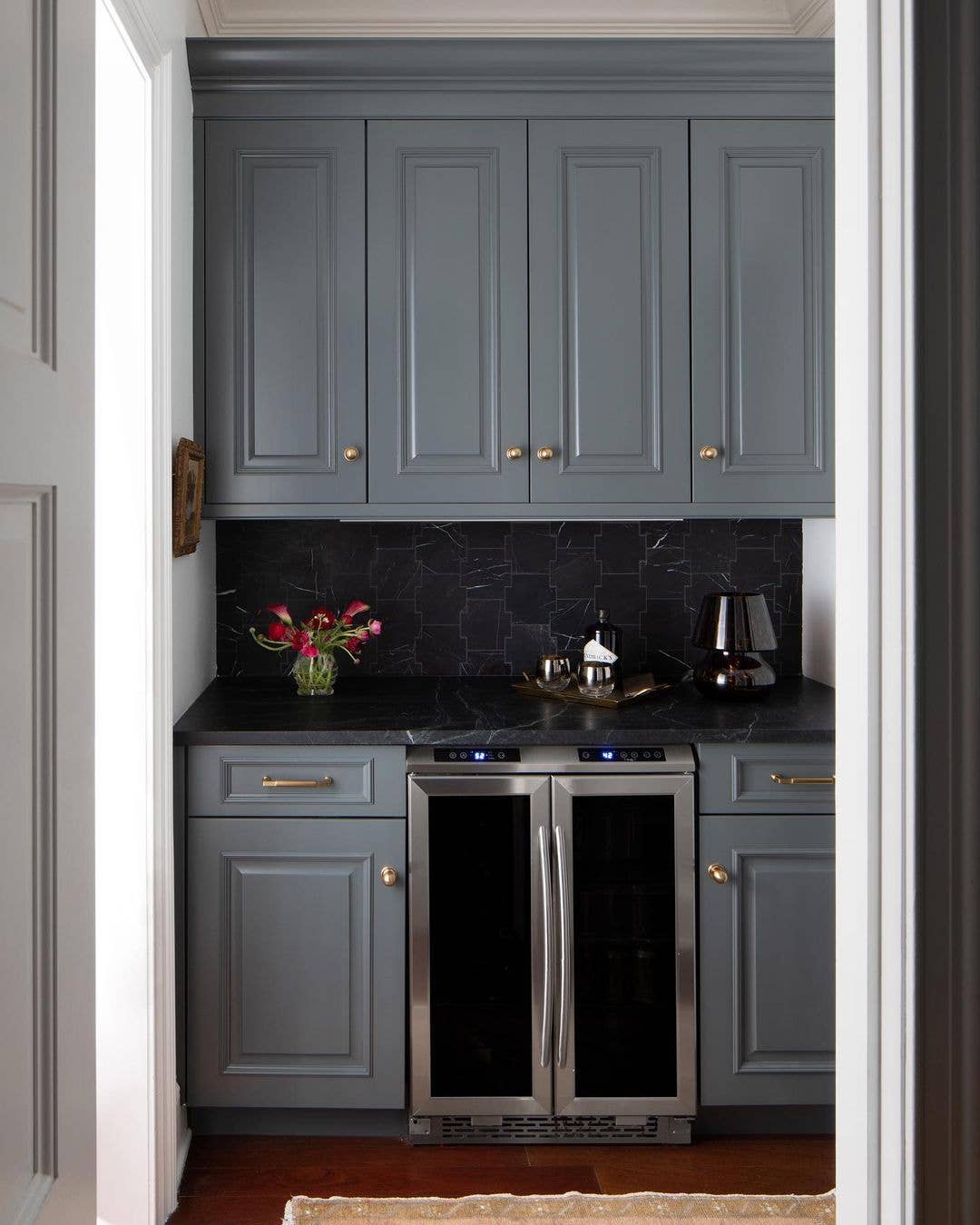 15 Soapstone Countertops Ideas That’ll Transform Your Kitchen - Parade ...