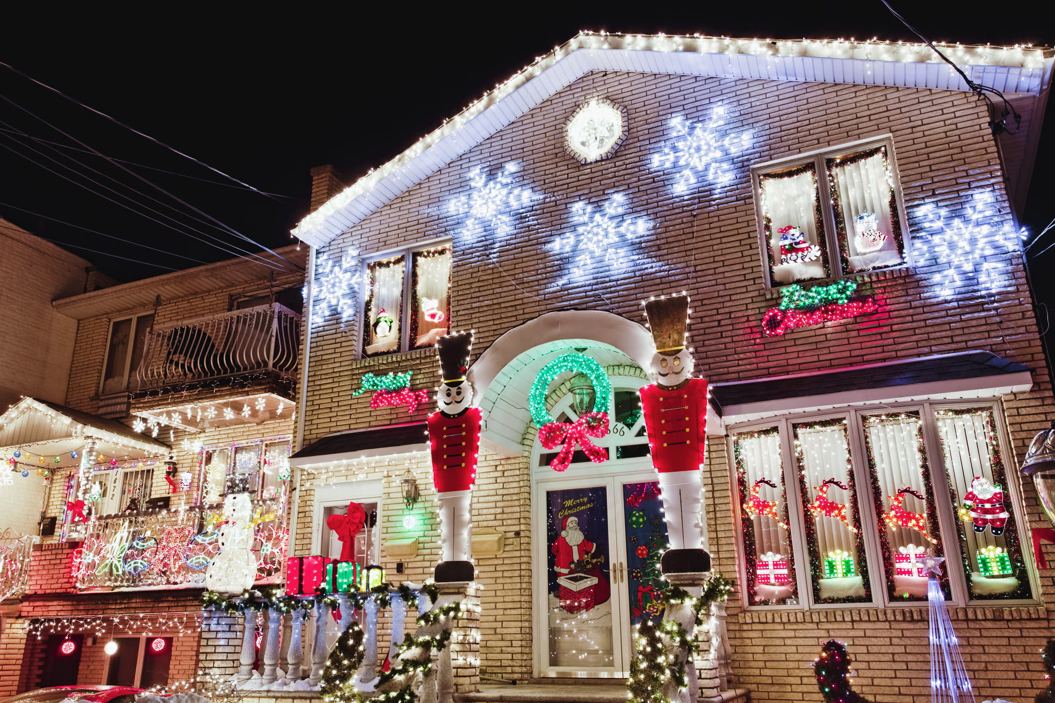 40 Outdoor Christmas Lights Ideas for a Fun & Festive Display - Parade ...