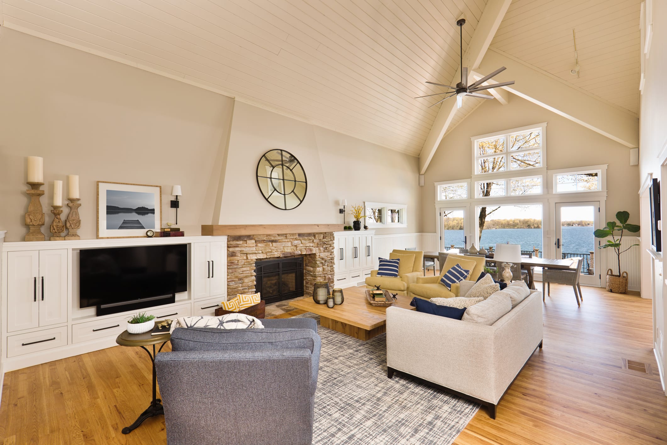 What is a Vaulted Ceiling? Plus Pros & Cons of This Popular ...