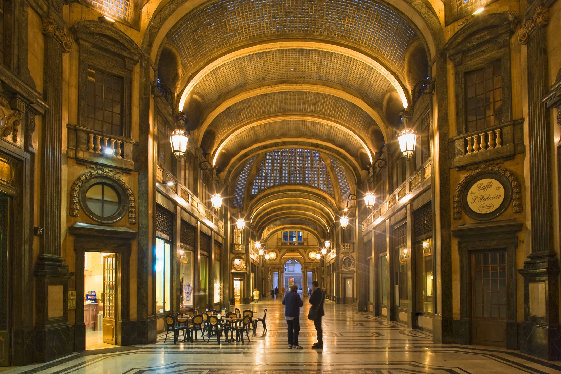 What is a Vaulted Ceiling? Plus Pros & Cons of This Popular ...