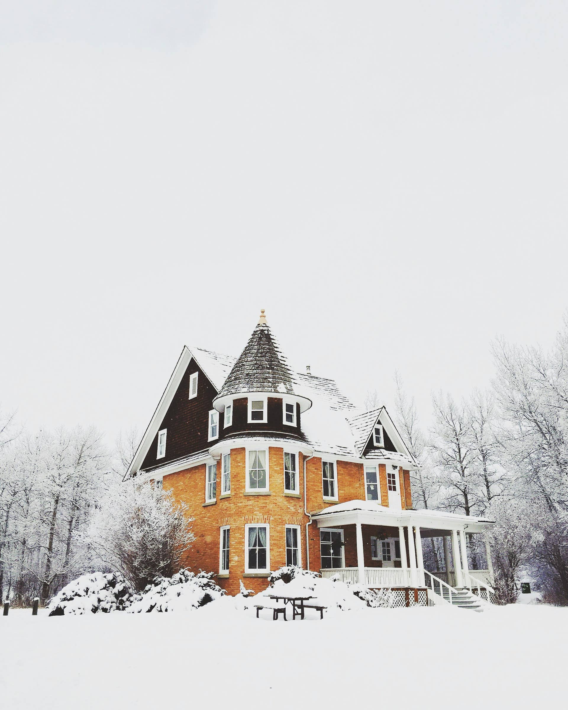 Queen Anne House Style - Parade Home & Garden