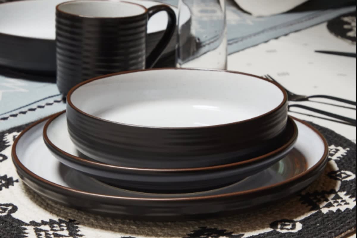 Walmart Is Selling a Highly-Rated 'Yellowstone' Themed Dinnerware ...