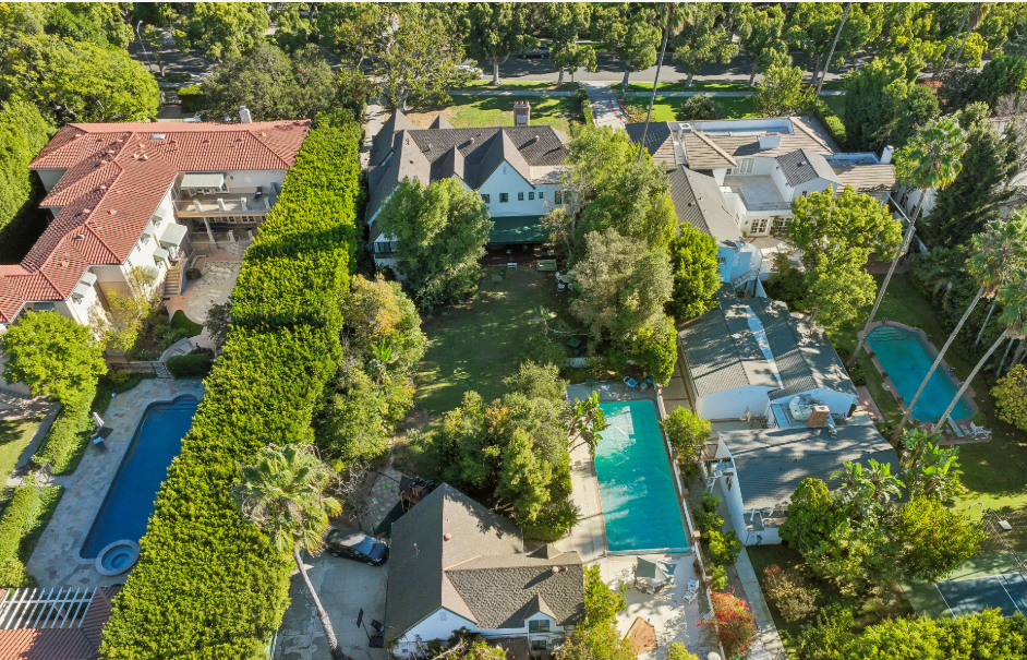 Get a Peek Inside The Gloria Vanderbilt Estate, on the Market for $16.5 ...