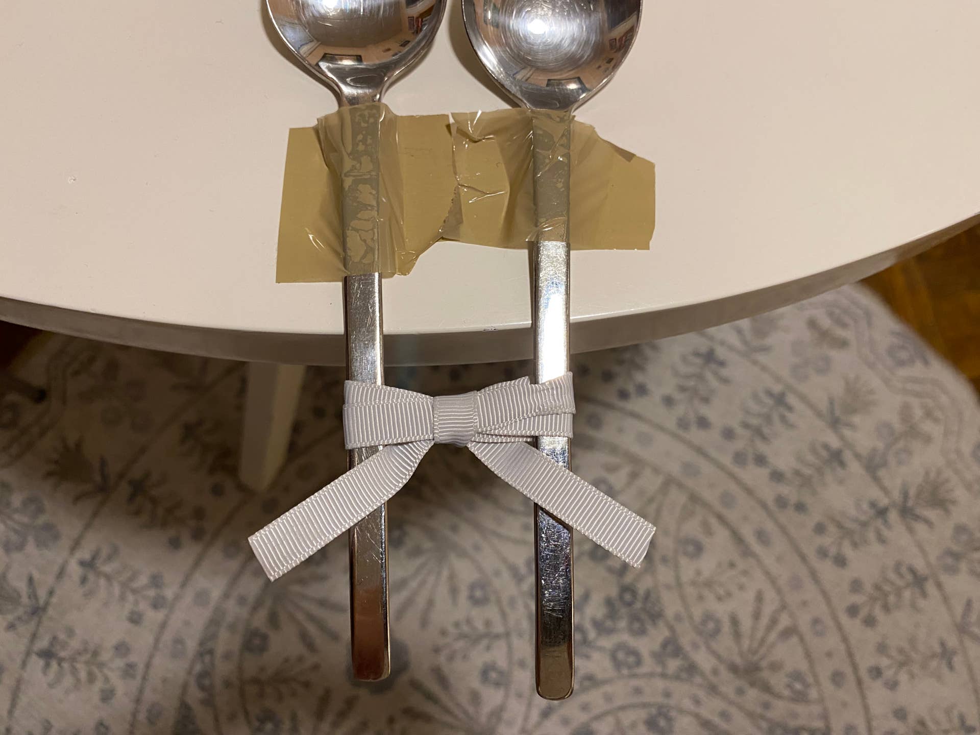 How to Tie Gift Bows Using Spoons or Forks - Parade Home & Garden