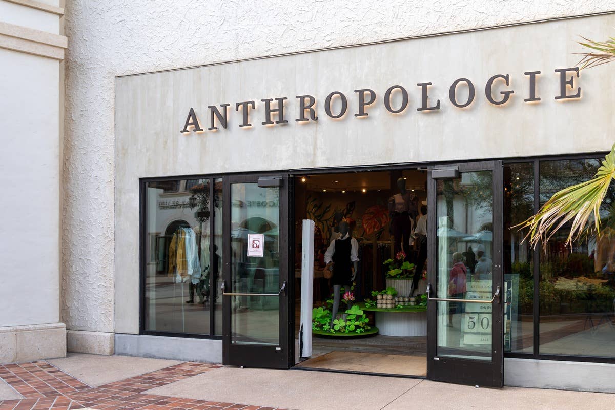 DIYer Turns $25 Thrift Mirror Into Anthropologie Lookalike - Parade ...