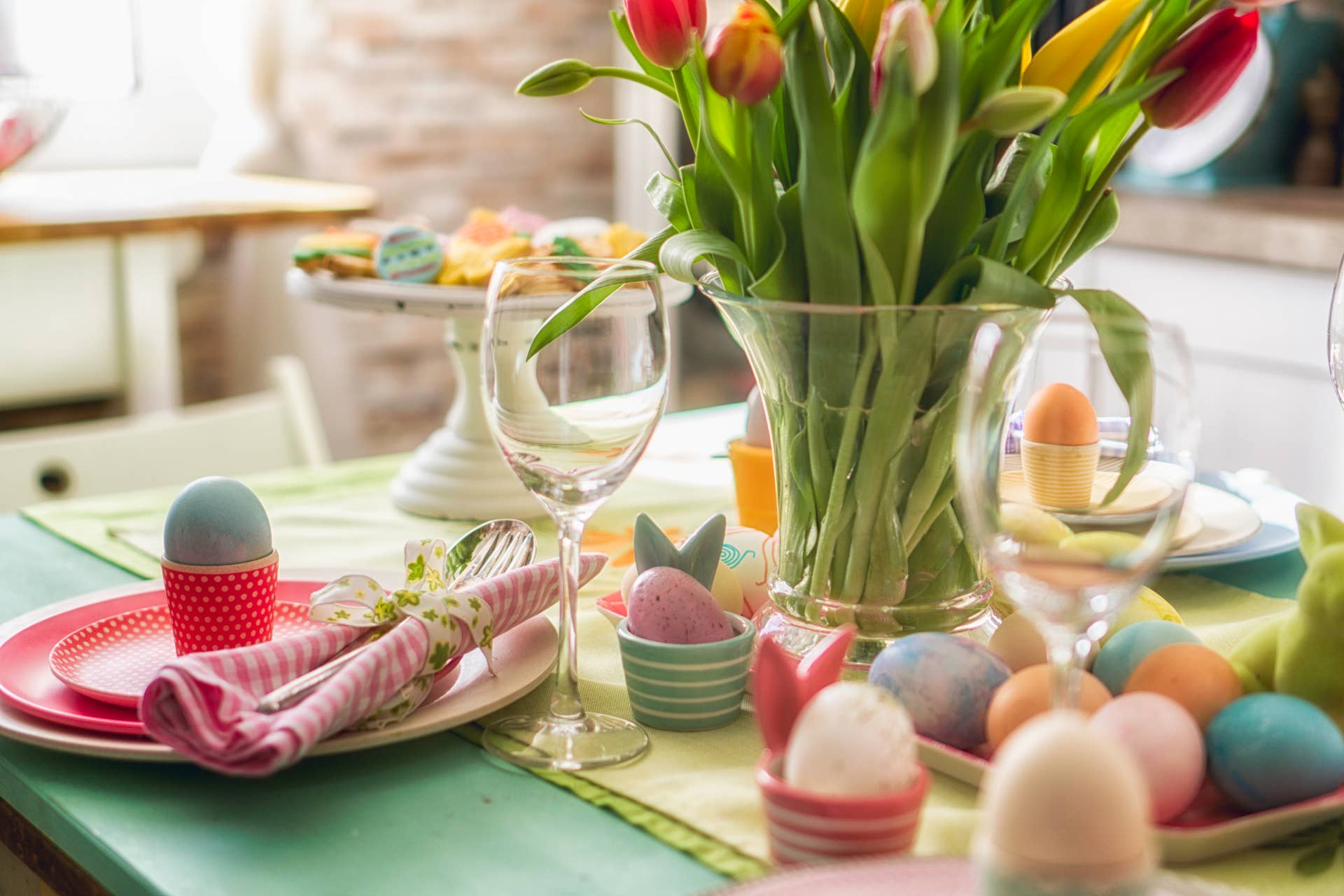 What Are Easter Colors? Common Easter Colors & the History of Easter ...