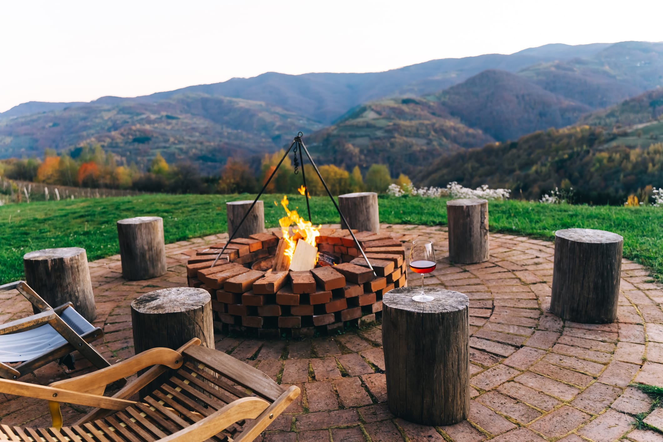 37 Fire Pit Ideas to Update Your Outdoor Space - Parade Home & Garden