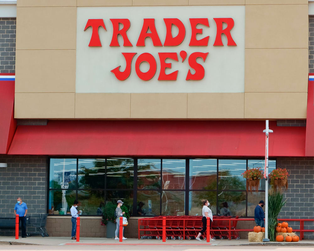 Trader Joe's Pastel Mini Totes Hit Stores This Week and the Internet ...