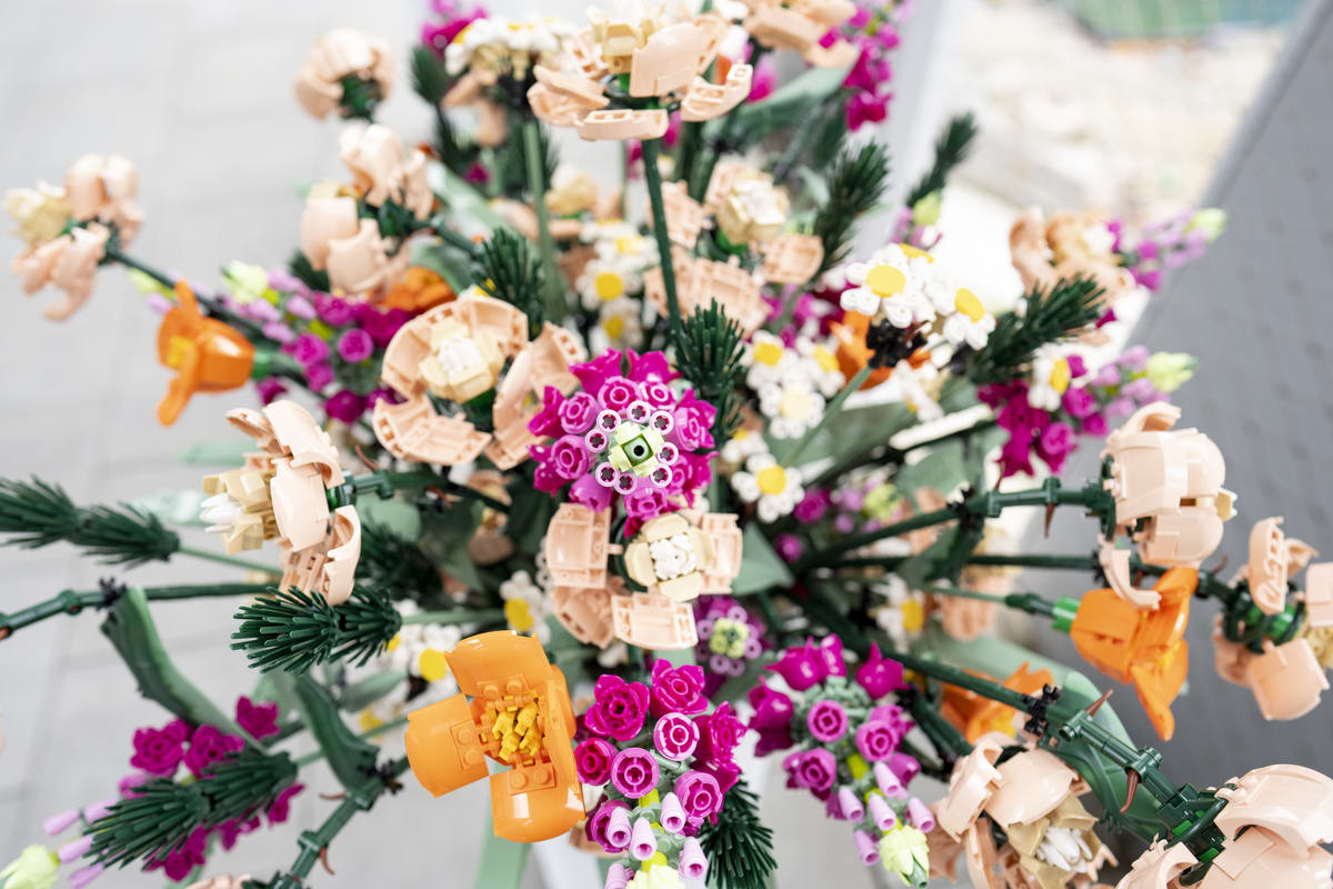 New York City Stoop Decorated with LEGO Flowers Goes So Viral - Parade ...