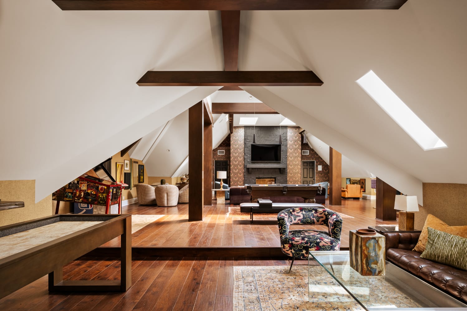 Avril Lavigne's Former L.A. Home for Sale May 2025 - Parade Home & Garden