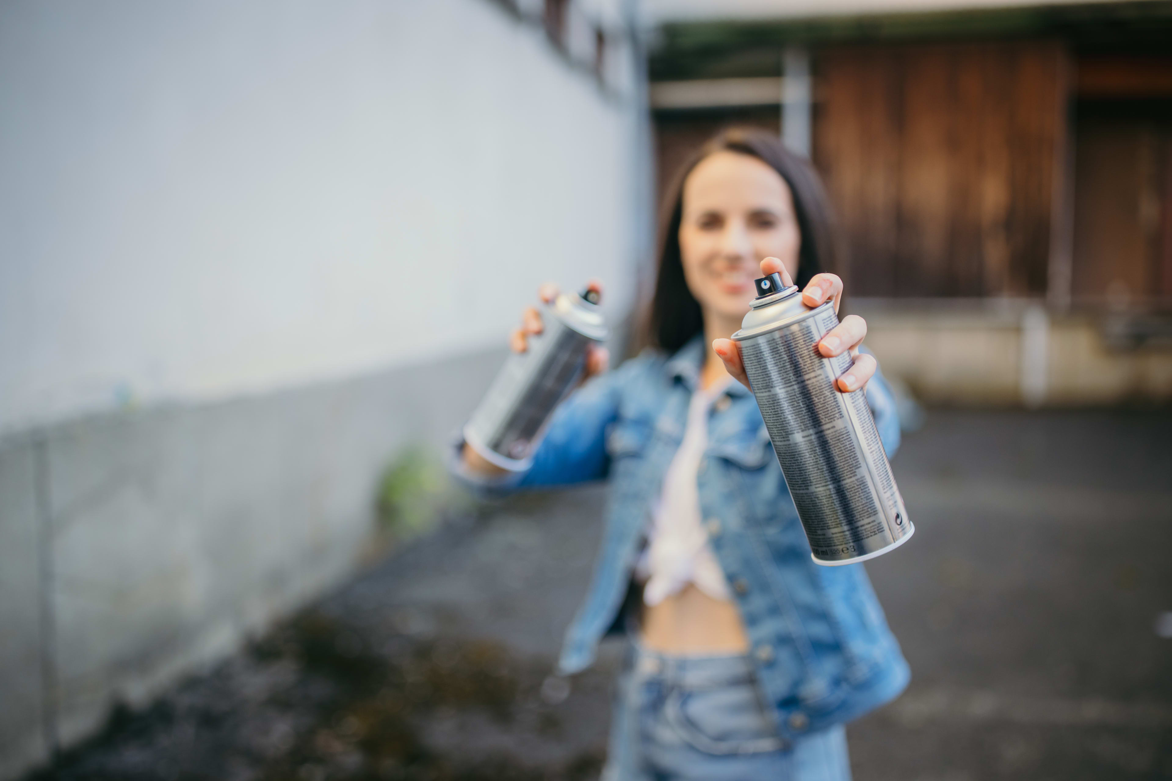 Woman Uses Spray Paint and Water to Create the Coolest Looking Fall ...