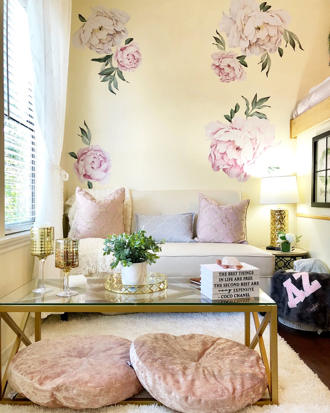 19 Dorm Room Ideas to Make It Feel Like Home - Parade Home & Garden