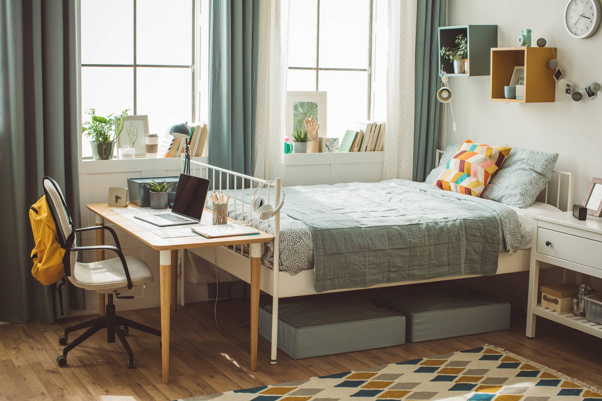 19 Dorm Room Ideas to Make It Feel Like Home - Parade Home & Garden