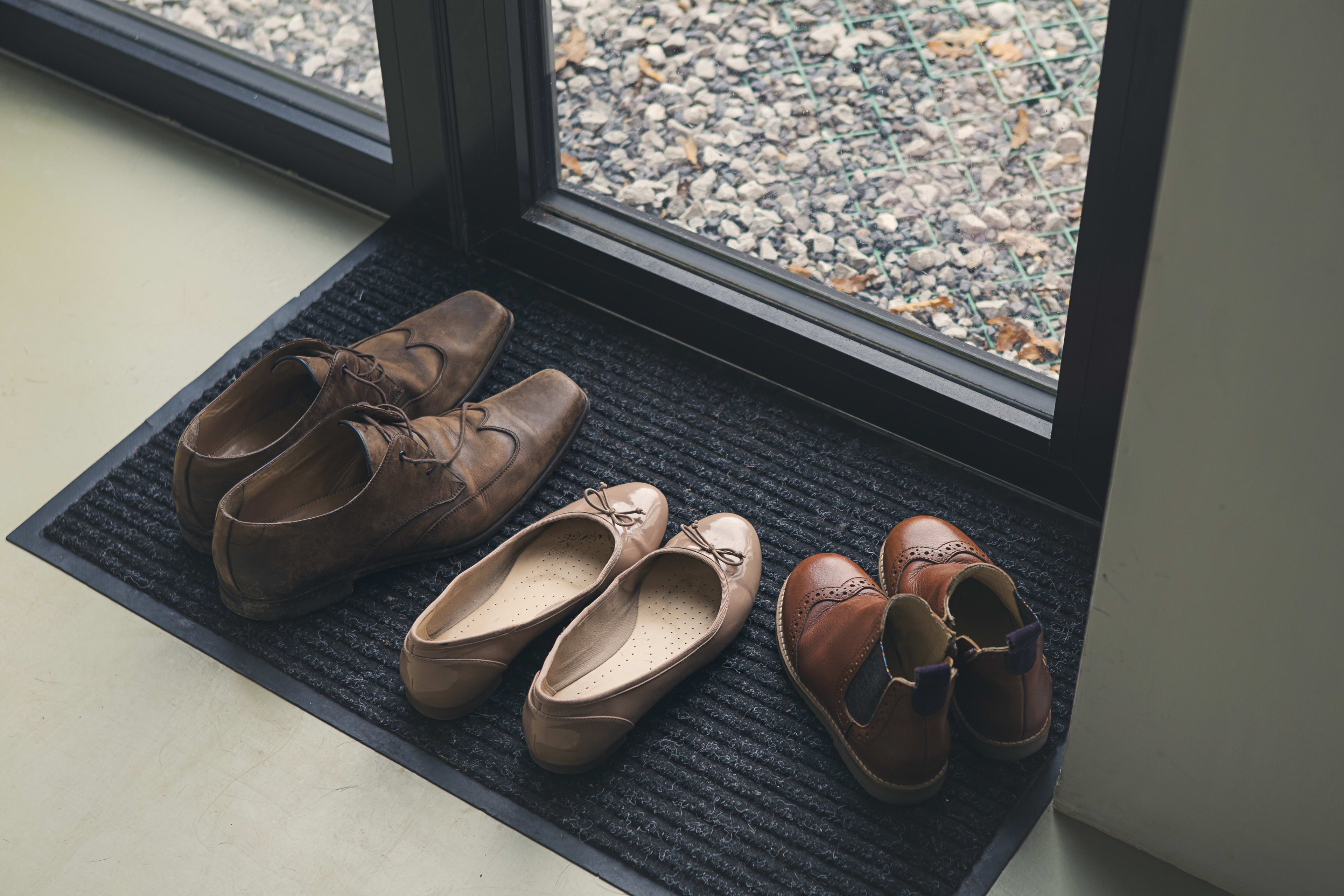 Is it Rude to Ask Guests to Take Their Shoes off When They Come Over ...