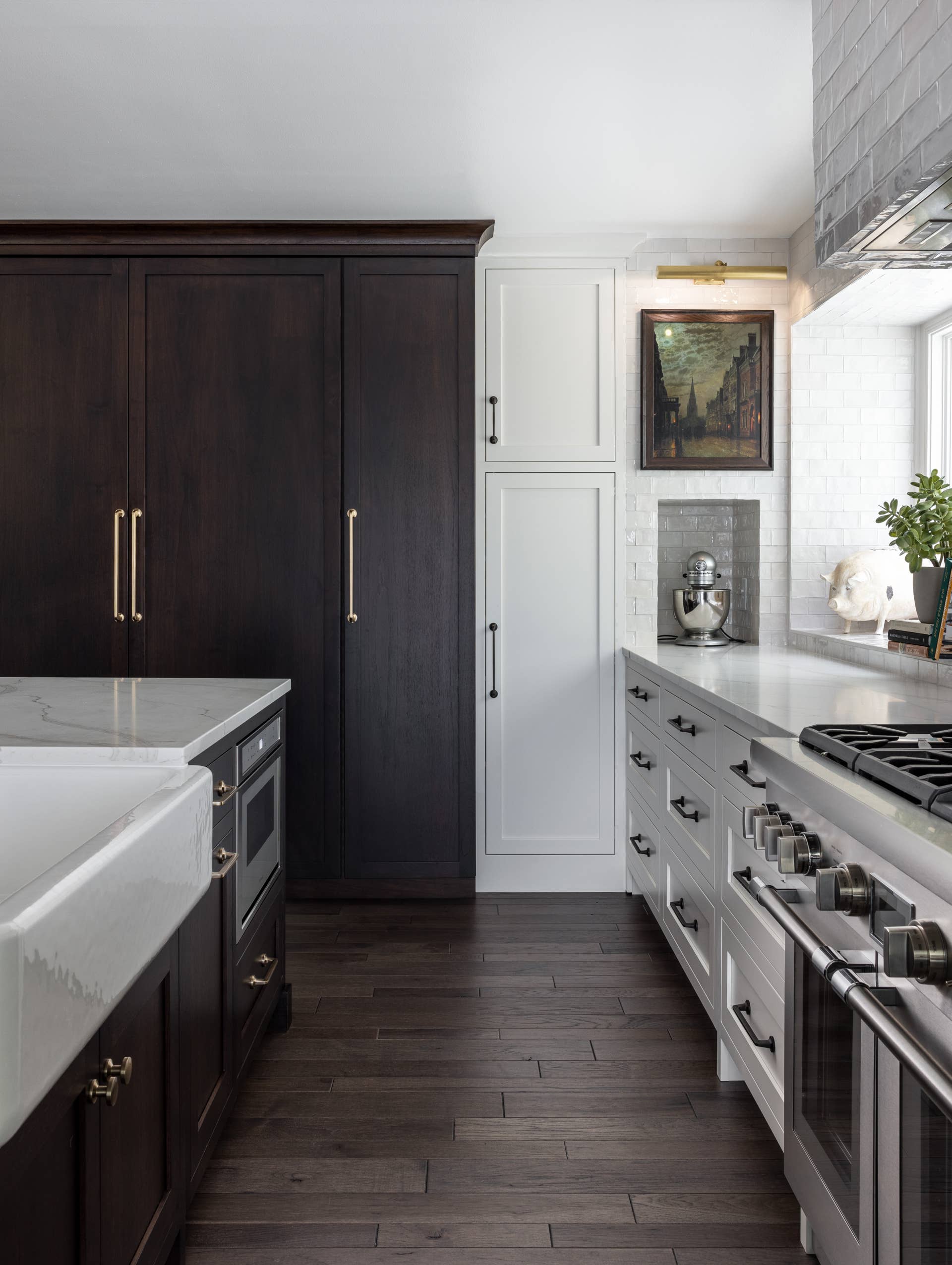Dark Kitchen Cabinet Ideas: 22 Inspiring Designs for a Moody Vibe ...