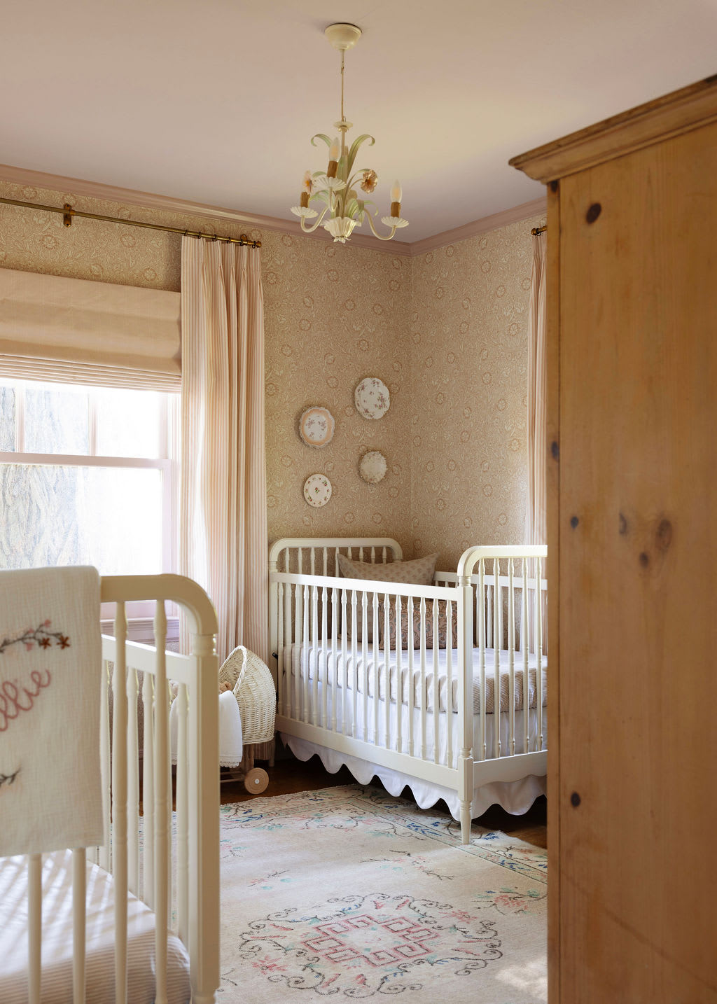 A SoCal Designer's Home Is Full of Charm and Vintage Finds - Parade ...